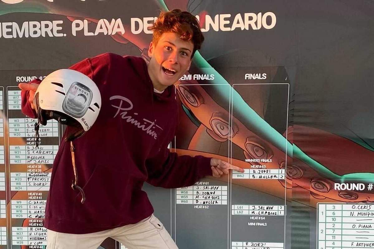 Il 15enne Ricky Zorzi vince la tappa mondiale wing foil di Tarifa ...