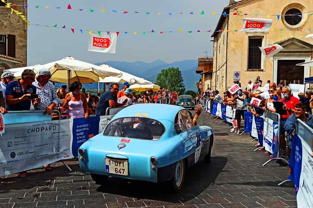 Mille Miglia 2026, martedì la Freccia Rossa attraversa il Garda - Gardapost
