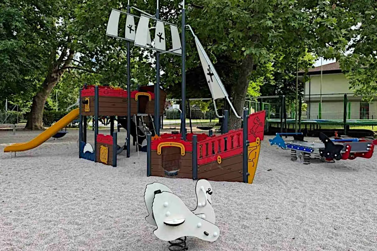 Riva, il parco giochi ai Sabbioni è tutto nuovo - Gardapost